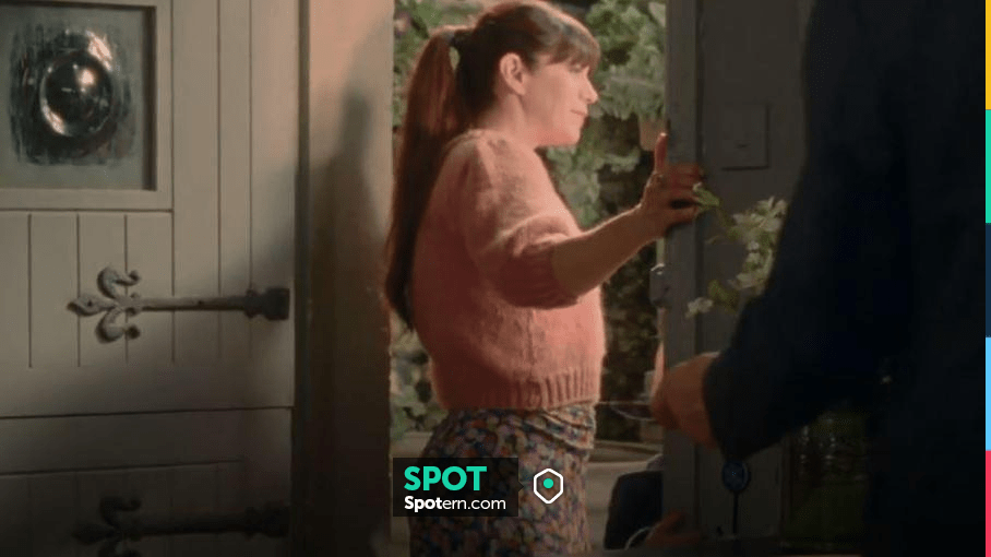 Liberty Flo­ral Ruched Mi­di Dress worn by Louisa Glasson (Caroline ...