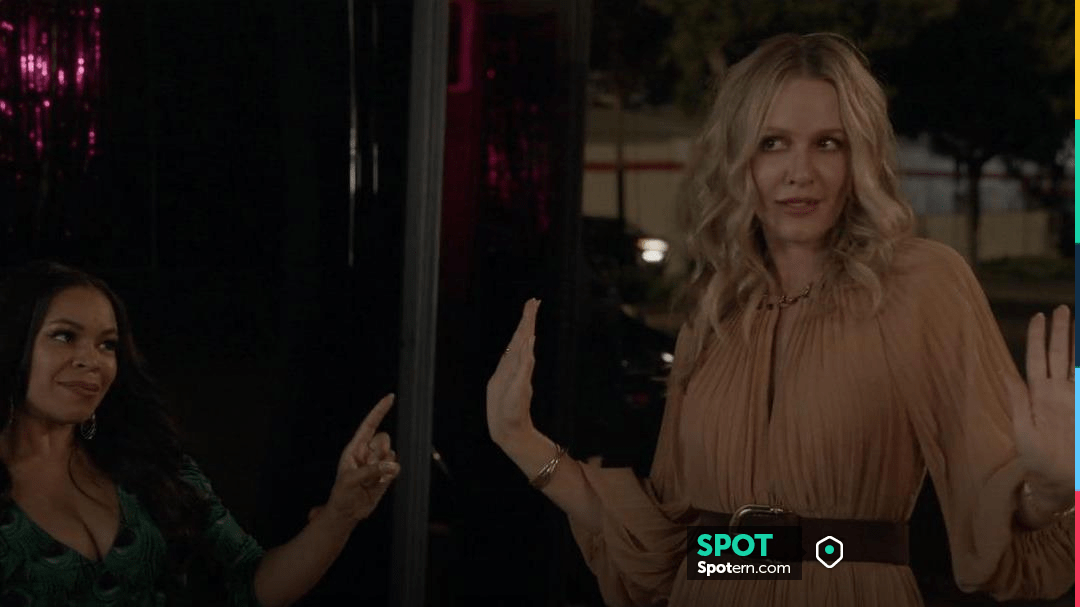 Ceinture à boucle en daim Etro portée par Laura Fine-Baker (Monet Mazur ...