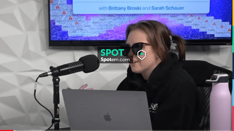 Quay Australia x JLO Women's Reina Mini Cat-Eye Sunglasses worn by ...