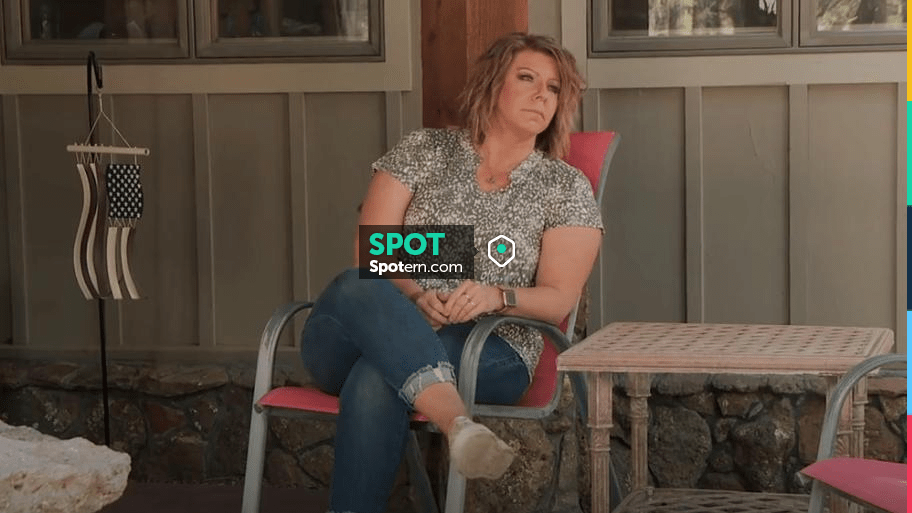 LuLaRoe Layla Mandarin Split Collar Top worn by Meri Brown as seen in ...