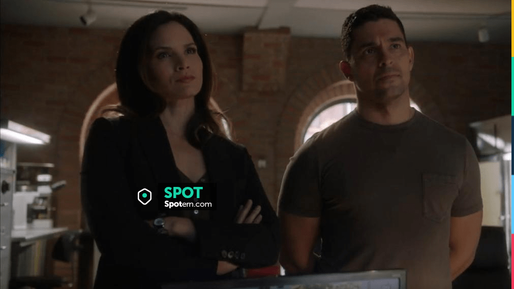 Theory Etiennette Blazer In Good Wool worn by Jessica Knight (Katrina ...