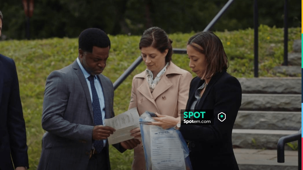 Alexander McQueen Peak Shoulder Blazer usado por Sarah Truong (Mayko ...