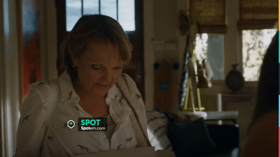 Rails Rocsi Wild Cat Print Button Up Blouse worn by Roberta Deeks ...