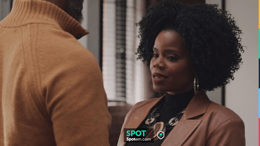 Sheila Gray Collections Mahogany Marble Gem usada por Amara Patterson ...