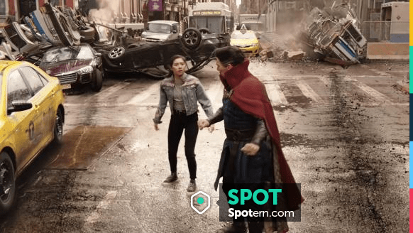 Good News Top Sneakers portées par America Chavez (Xochitl Gomez) comme ...