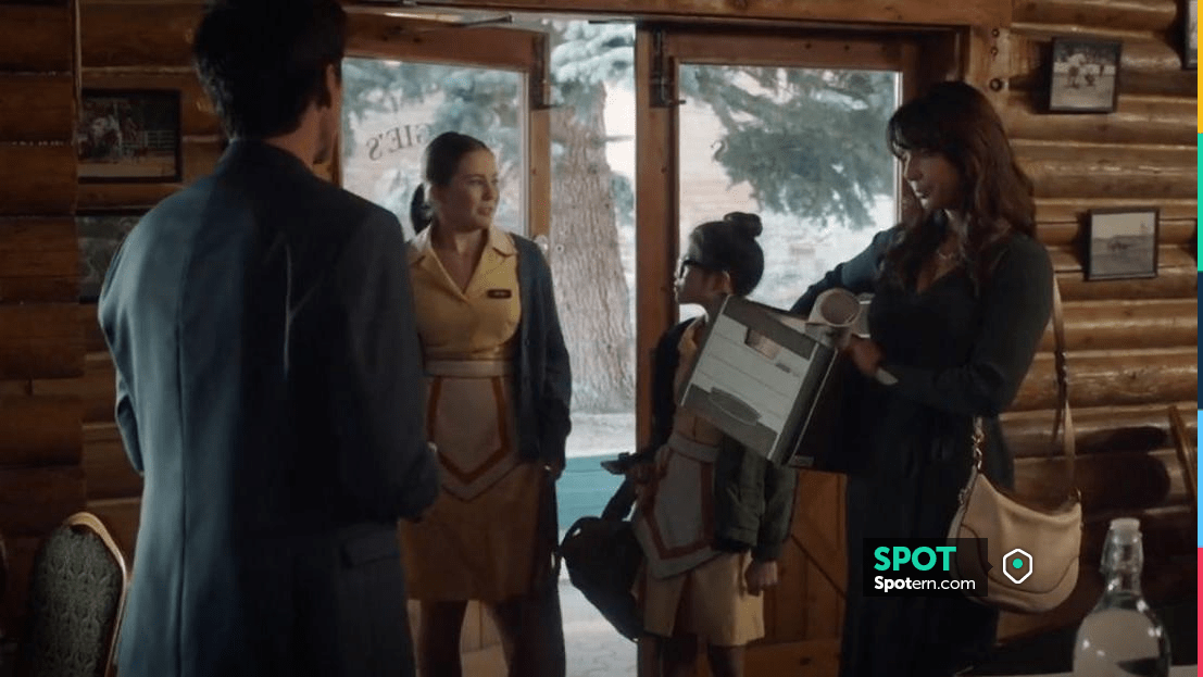 Marc Jacobs The Drifter Buff One worn by Samantha Louise 'Lou' Fleming ...