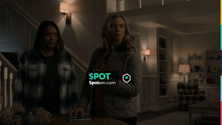 Barbour De­veron Quilt­ed Jack­et worn by Barbara Whitmore (Amy Smart ...