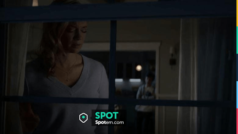 Semicouture Fine-knit V-neck Jumper worn by Barbara Whitmore (Amy Smart ...