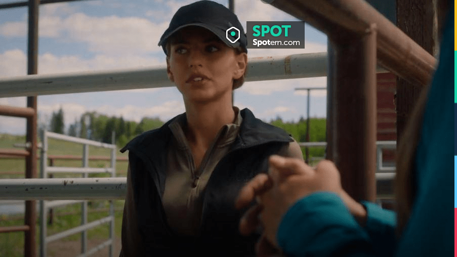 Lululemon Wom­en's Fast and Free Run­ning Hat worn by Samantha Louise 'Lou' Fleming (Michelle ...