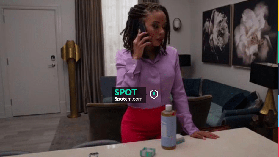 Theory Es­sen­tial Fit­ted Shirt worn by Andrea 'Andi' Barnes (KJ Smith ...