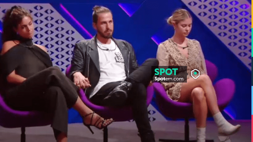 Shona Joy Claudette Bal­loon Sleeve Flo­ral Mi­ni Dress worn by Aleisha ...