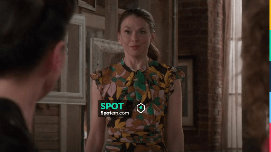 No.21 Floral-Print Cap-Sleeve Silk Dress worn by Liza Miller (Sutton ...