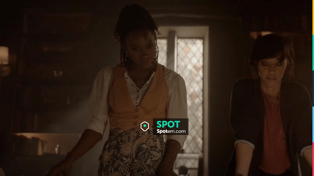 Free People Izi Vest worn by Cleo Sowande (Omono Okojie) as seen in ...