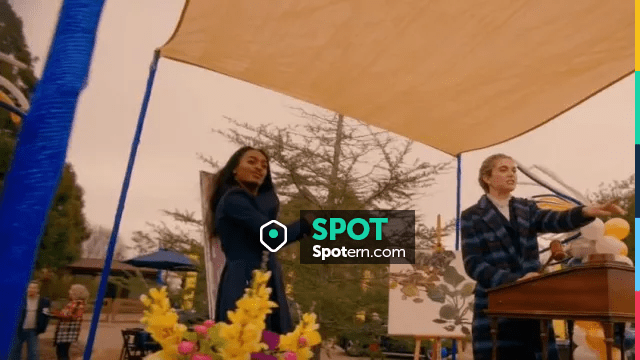 Ted Baker Mar­sia Full Skirt Coat worn by Fayza as seen in Legacies ...