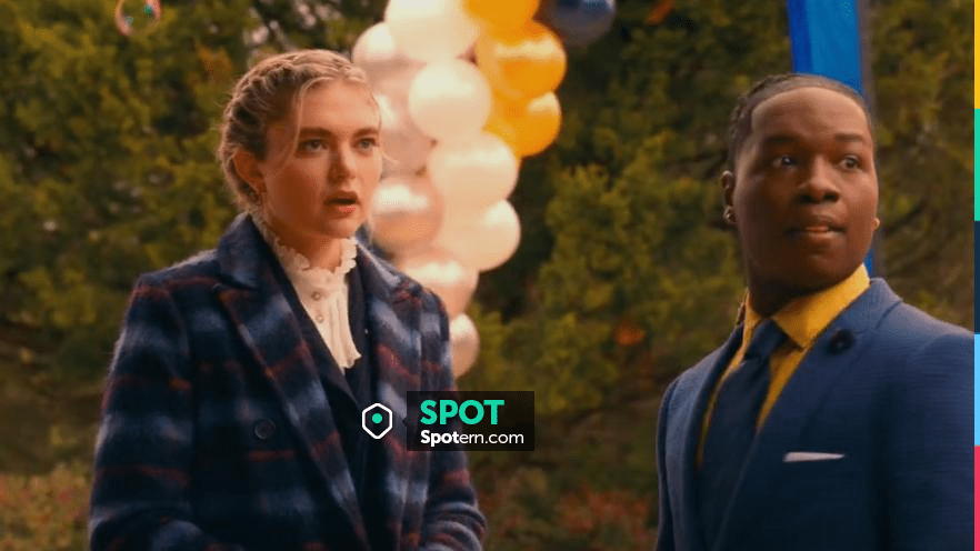 Asos Pin­striped Cropped Blaz­er worn by Lizzie Saltzman (Jenny Boyd ...
