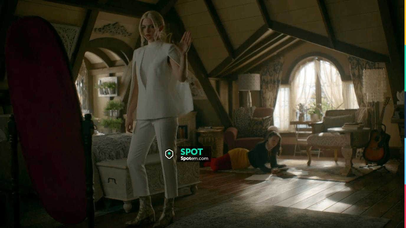 BCBGMaxAzria James Cropped Trousers worn by Lizzie Saltzman (Jenny Boyd ...