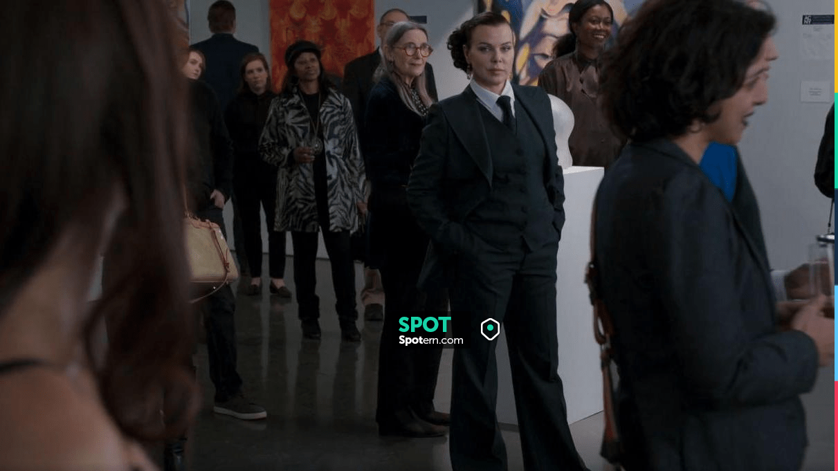 Gucci Fluid Drill Cropped Flare Pant worn by Maggie Amato (Debi Mazar ...