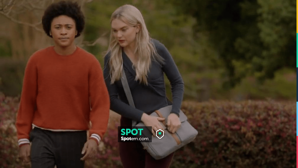 AEO Silver Rings 5-Pack worn by Lizzie Saltzman (Jenny Boyd) as seen in ...