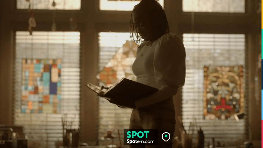 Anthropologie The Essential Slim Kick Flare Pants worn by Cleo Sowande ...