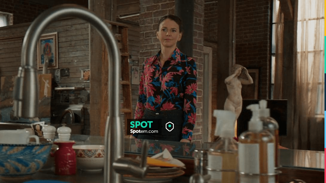 Chloé Braided Waist Flare Jeans worn by Liza Miller (Sutton Foster) as ...