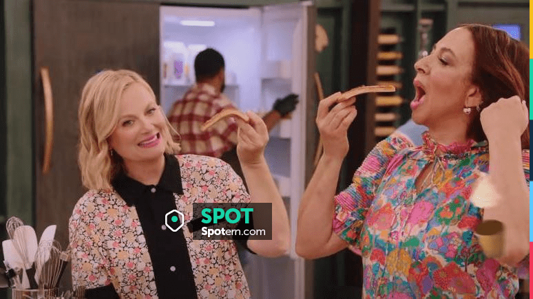 Bode Mul­ti­col­or Pomme Fruit Shirt worn by Amy Poehler as seen in ...