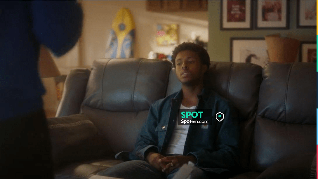 Carhartt Michigan Jacket worn by Doug (Diggy Simmons) as seen in grown ...