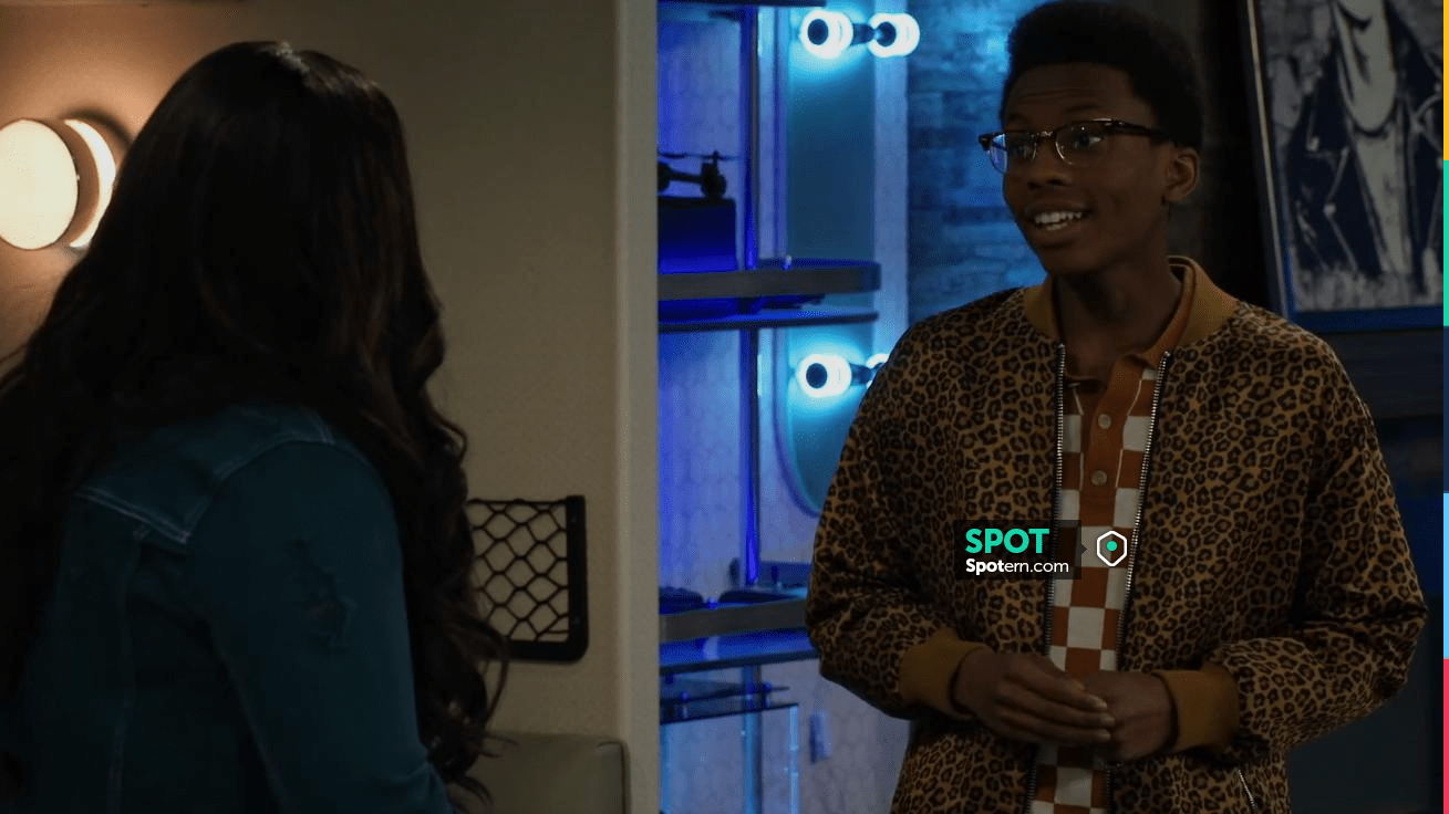 Urban Outfitters Benny Polo porté par Noah Lambert (Israel Johnson) vu ...