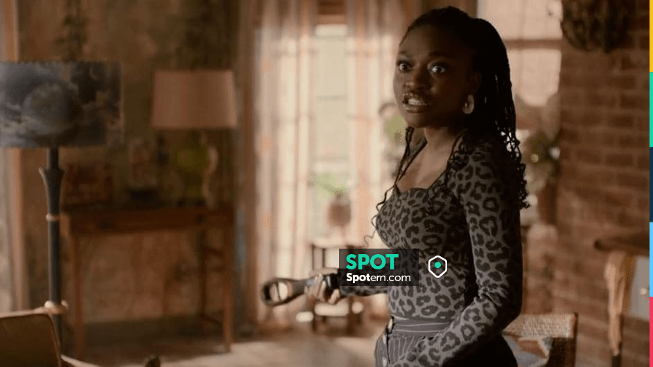 Aqua Womens Animal Print Jacquard Sweetheart Pullover Top worn by Tasha ...