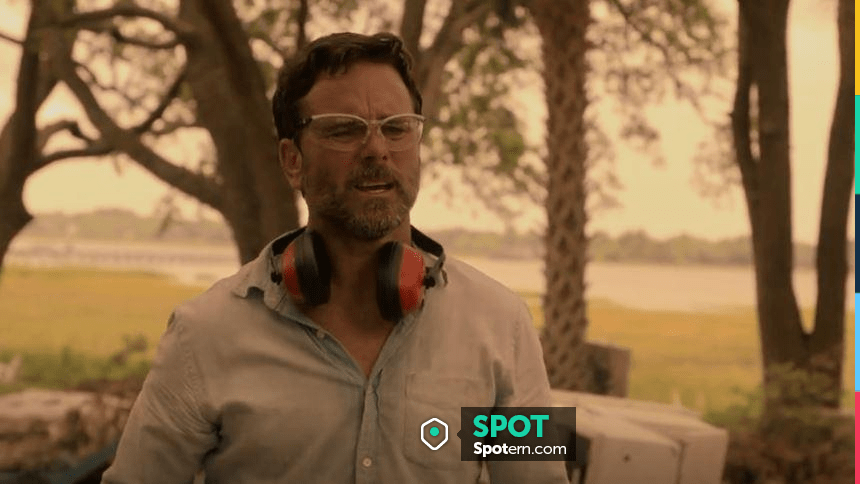J Crew Linen Shirt porté par Ward Cameron (Charles Esten) vu dans Outer ...
