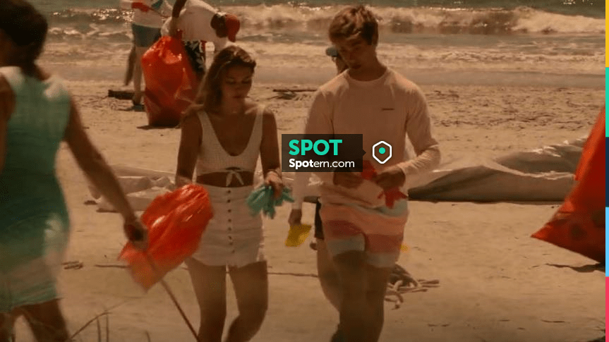 Patagonia Long Sleeve P-6 Lo­go Re­spon­si­bili-Tee worn by Topper ...