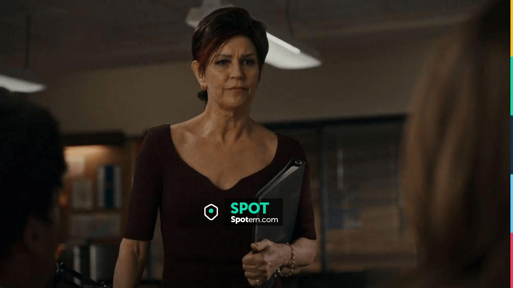 Reiss Bur­gundy Olivia Sweet­heart Neck Midi Dress worn by Judy ...