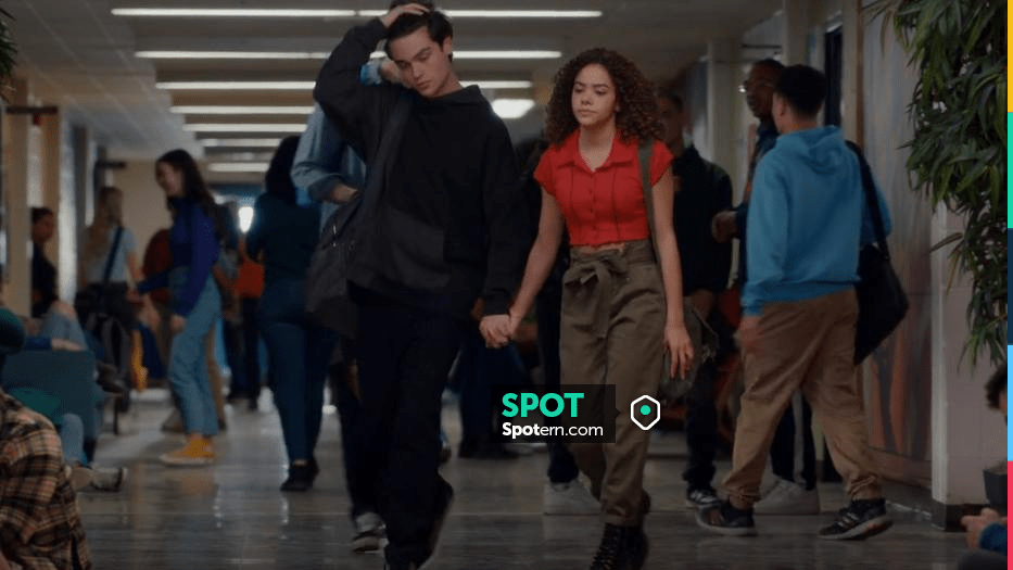 Pantalon Français Connection Paperbag porté par Ginny Miller (Antonia ...