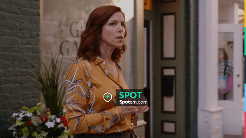 Equipment Essential Blouse worn by Cynthia Fuller (Sabrina Grdevich) as seen in Ginny & Georgia ...