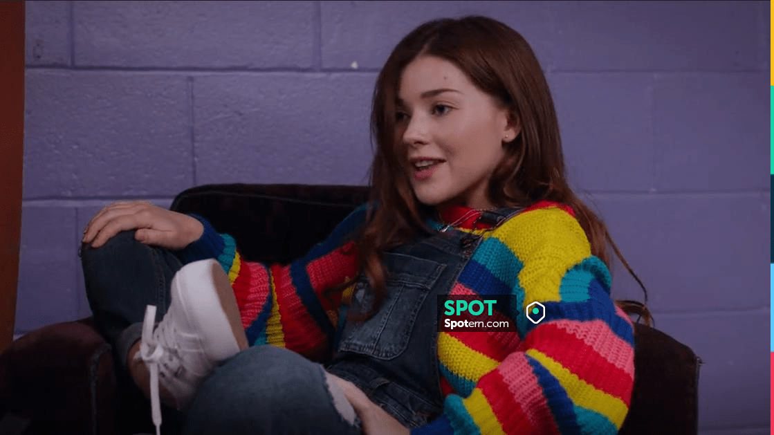 Shein Rainbow Sweater porté par Abby Littman (Katie Douglas) vu dans ...