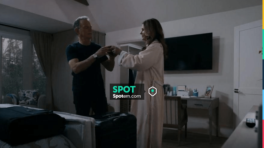 Robe de luxe Kassatex Spa portée par Kit Voss (Jane Leeves) vue dans ...