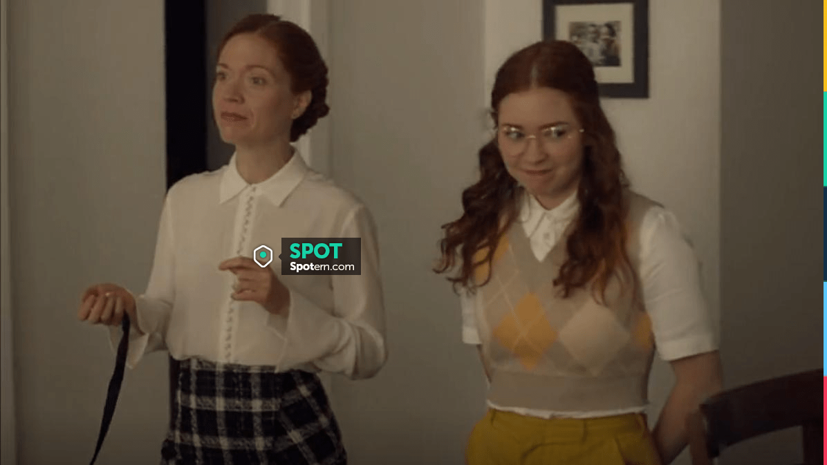 Frame Le Victorian Button Up in Blanc worn by Rachel (Rebecca Croll) as ...