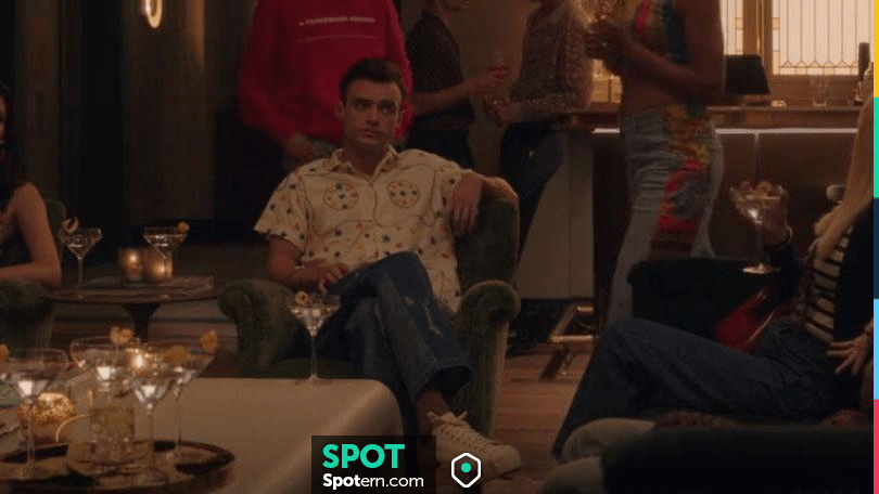 Visvim Skagway Lo top sneakers worn by Max Wolfe (Thomas Doherty) as ...