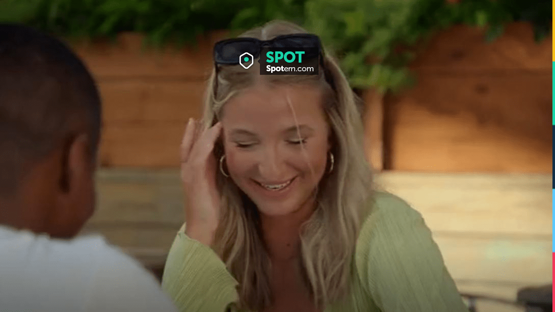Jfoeijg Small Sunglasses Worn By Emmy Sharrett As Seen In Southern Hospitality S01e07 Spotern