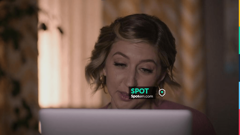 Madewell Chunky Gold Hoop Earrings worn by Grace (Heidi Gardner) as ...