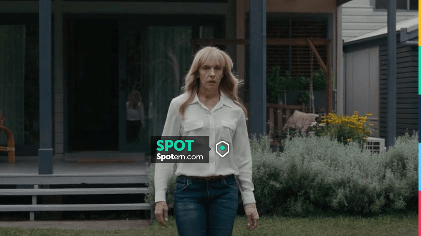 Equipment Slim Signature Long-Sleeve Silk Shirt worn by Laura Oliver ...