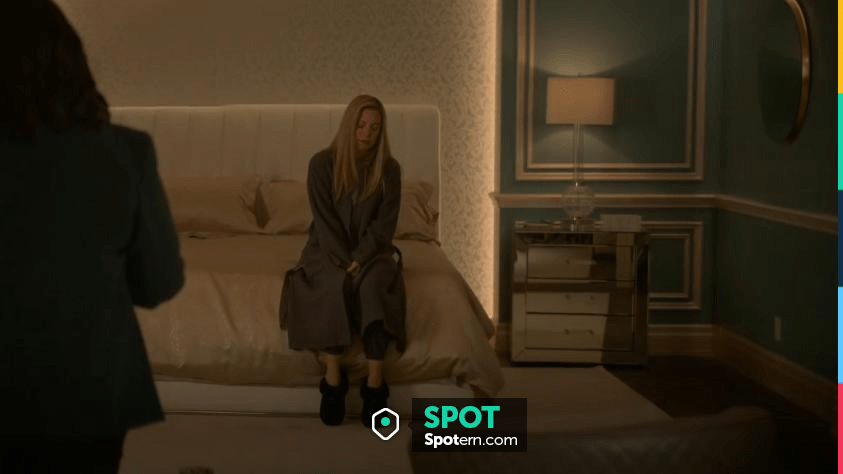 Ugg Scuffette Slippers worn by Micah Keith (Kate Hudson) as seen in ...