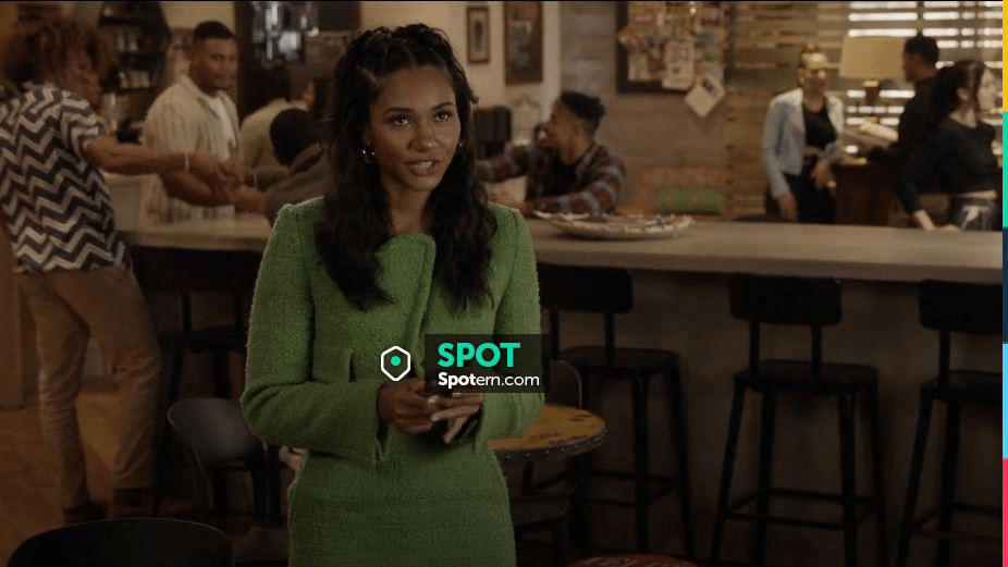 Recto Green Curved Jack­et worn by Layla Keating (Greta Onieogou) as ...