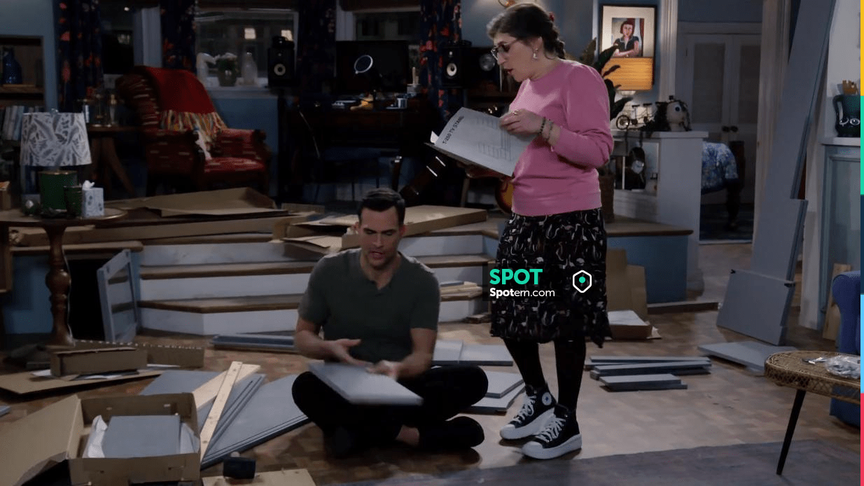 Hobbs Tea­gan Mi­di Dress worn by Kat (Mayim Bialik) as seen in Call Me ...