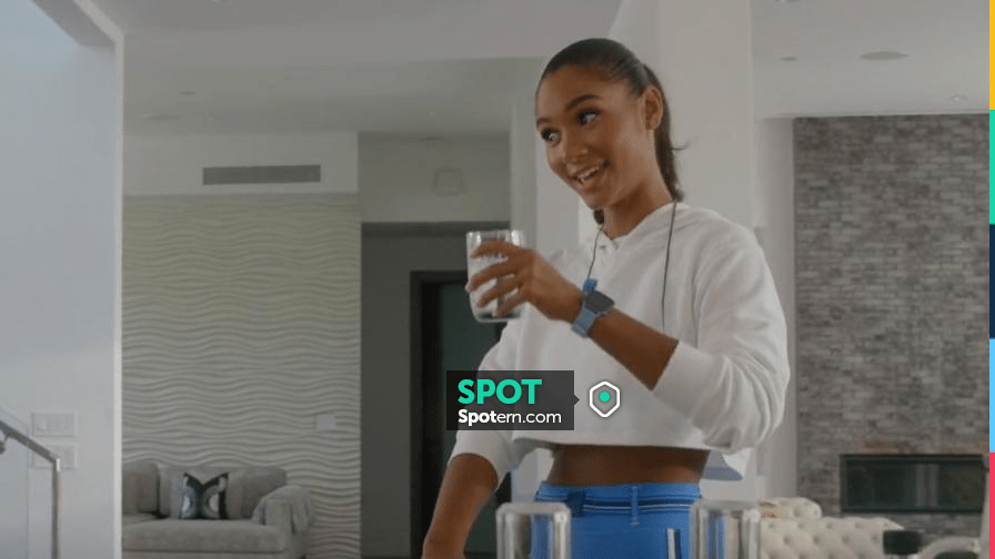 Alo Yoga Boxy Hoodie worn by Layla Keating (Greta Onieogou) as seen in ...