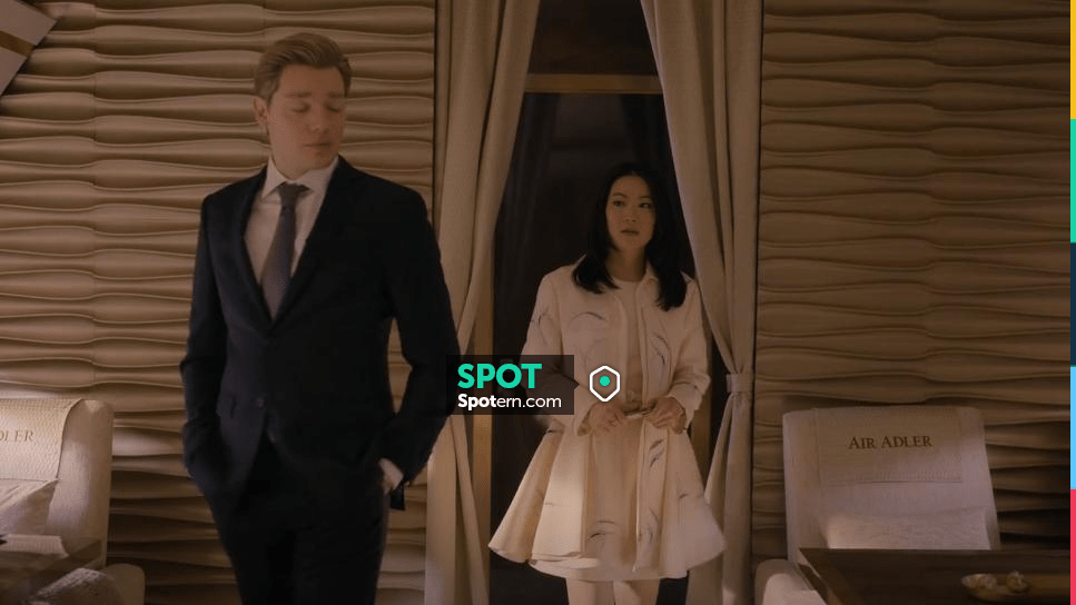 Christian Dior Fall 2016 Abrigo usado por Ingrid Yun (Arden Cho) como ...