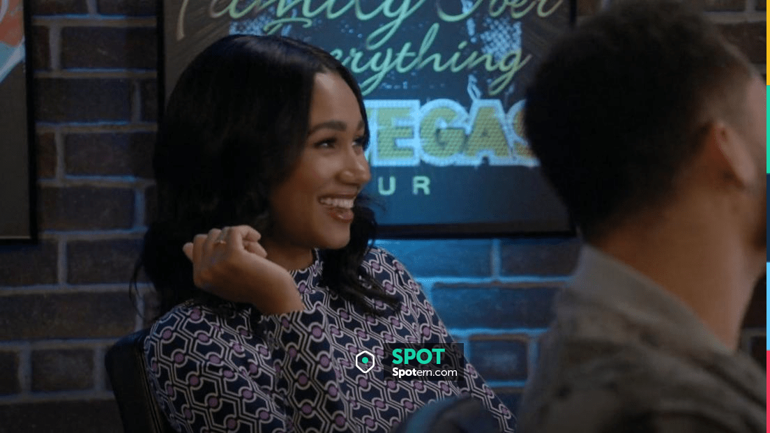 Zara Geometric Print Crop Top worn by Layla Keating (Greta Onieogou) as ...