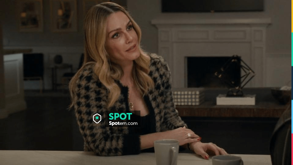 L'Agence Say­lor Hound­stooth Cardi­gan worn by Laura Fine-Baker (Monet ...