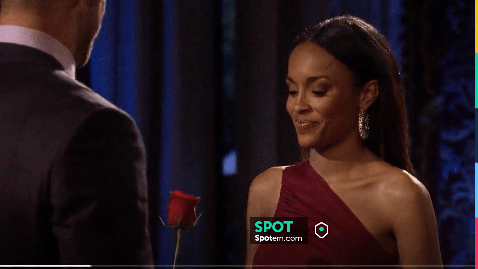 Nbd Pur­ple Vel­vet One-Sleeve Dress worn by Sarah Hamrick as seen in ...