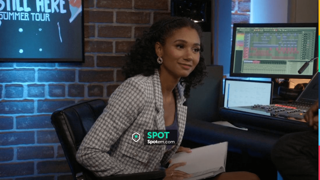 Amanda Uprichard Spenser Blazer worn by Layla Keating (Greta Onieogou ...