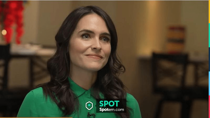 Chemise Sezane Ann en vert vif portée par Lilia Luciano comme vu dans ...